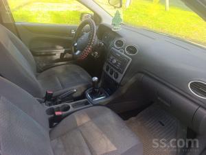 Zils Ford Focus 2006 Cēsis, ar dzinēja tilpumu 1.60 L un nobraukumu 363 tūkst. km par 800 €, foto 5 vietnē AUTOMOTO.COM.LV