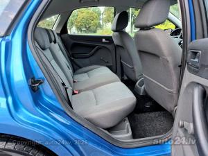 Blue Ford Focus 2007 in Tallinn, with an engine capacity of 1.60 L and mileage of 174 thousand km for 1690 €, photo 8 on AUTOMOTO.COM.LV