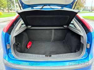 Blue Ford Focus 2007 in Tallinn, with an engine capacity of 1.60 L and mileage of 174 thousand km for 1690 €, photo 9 on AUTOMOTO.COM.LV