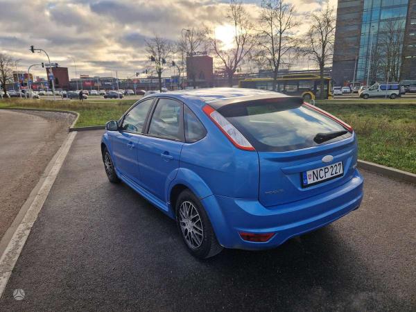 Blue Ford Focus 2008 in Siauliai, with an engine capacity of 1.56 L and mileage of 396 thousand km for 950 €, photo 2 on AUTOMOTO.COM.LV