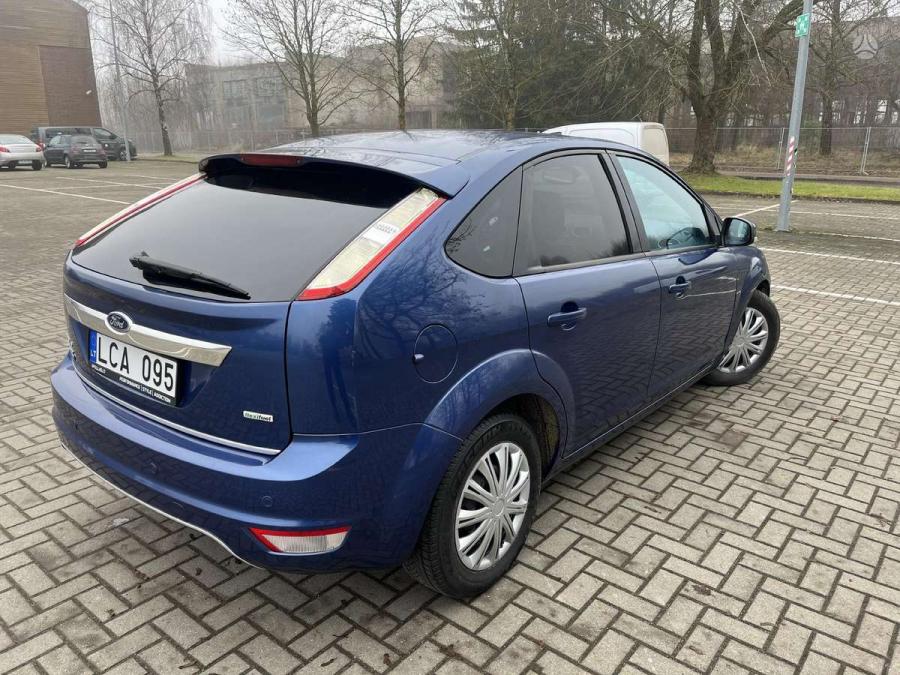 Zils Ford Focus 2008 Trakai, ar dzinēja tilpumu 1.80 L un nobraukumu 192 tūkst. km par 2490 €, foto 1 vietnē AUTOMOTO.COM.LV
