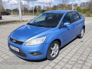 Zils Ford Focus 2008 Tartu, ar dzinēja tilpumu 1.60 L un nobraukumu 200 tūkst. km par 2500 €, foto  vietnē AUTOMOTO.COM.LV