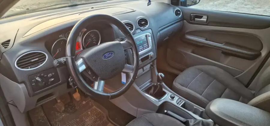 Blue Ford Focus 2008 in Valmiera, with an engine capacity of 1.80 L and mileage of 159 thousand km for 1550 €, photo 9 on AUTOMOTO.COM.LV