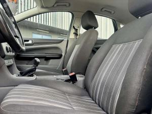 Zils Ford Focus 2008 Panevēža, ar dzinēja tilpumu 1.60 L un nobraukumu 317 tūkst. km par 950 €, foto 14 vietnē AUTOMOTO.COM.LV