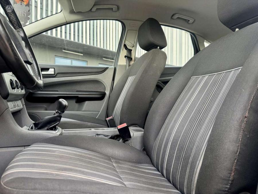 Zils Ford Focus 2008 Panevēža, ar dzinēja tilpumu 1.60 L un nobraukumu 317 tūkst. km par 950 €, foto 14 vietnē AUTOMOTO.COM.LV
