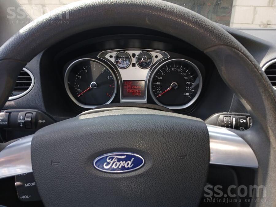 Blue Ford Focus 2008 in Ludza, with an engine capacity of 1.60 L and mileage of 168 thousand km for 2450 €, photo 4 on AUTOMOTO.COM.LV