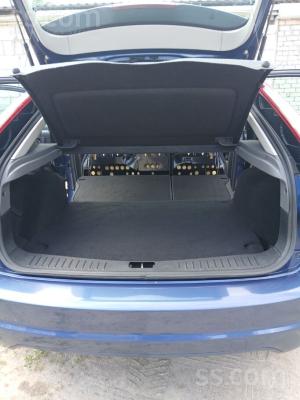 Blue Ford Focus 2008 in Ludza, with an engine capacity of 1.60 L and mileage of 168 thousand km for 2450 €, photo 9 on AUTOMOTO.COM.LV