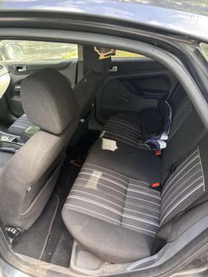 Blue Ford Focus 2008 in Vilnius, with an engine capacity of 1.60 L and mileage of 331 thousand km for 1200 €, photo 6 on AUTOMOTO.COM.LV