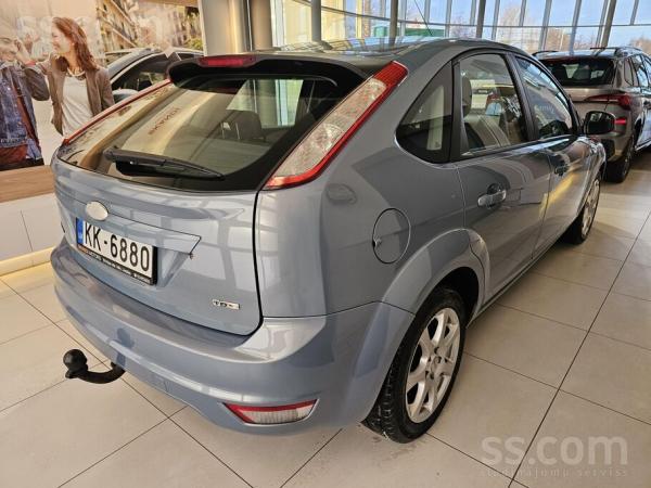 Ford Focus 2008 LiepÄja vietnÄ Zils Ford Focus 2008 LiepÄja, ar dzinÄja tilpumu 1.80 L un nobraukumu 200 tÅ«kst. km par 1890 ā¬, foto 4 vietnÄ AUTOMOTO.COM.LV
