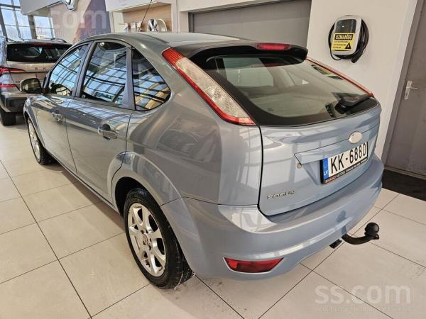 Ford Focus 2008 LiepÄja vietnÄ Zils Ford Focus 2008 LiepÄja, ar dzinÄja tilpumu 1.80 L un nobraukumu 200 tÅ«kst. km par 1890 ā¬, foto 5 vietnÄ AUTOMOTO.COM.LV