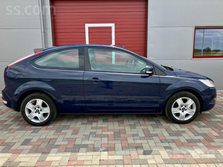 Blue Ford Focus 2009 in Talsi, with an engine capacity of 1.60 L and mileage of 189 thousand km for 3500 €, photo 2 on AUTOMOTO.COM.LV