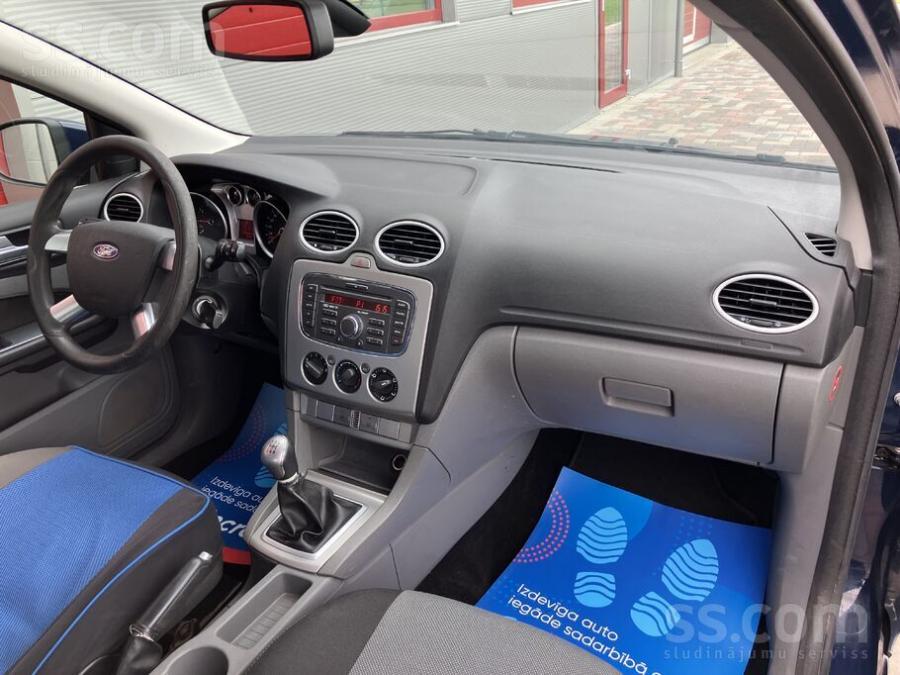 Blue Ford Focus 2009 in Talsi, with an engine capacity of 1.60 L and mileage of 189 thousand km for 3500 €, photo 12 on AUTOMOTO.COM.LV