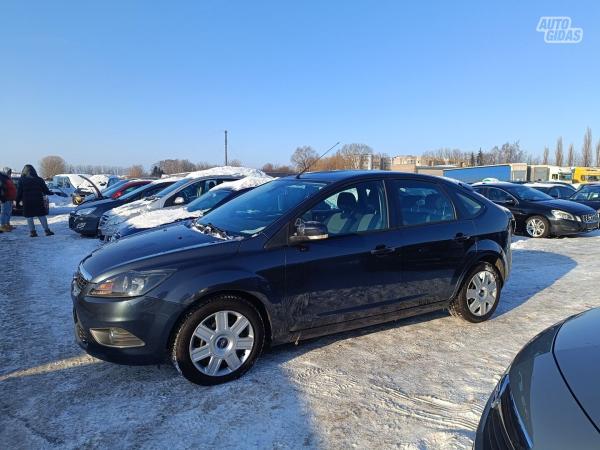 Blue Ford Focus 2010 in Kretinga, with an engine capacity of 1.60 L and mileage of 214 thousand km for 2950 €, photo 4 on AUTOMOTO.COM.LV
