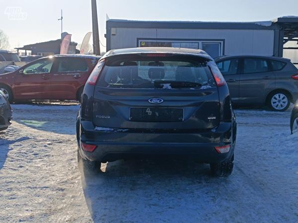 Blue Ford Focus 2010 in Kretinga, with an engine capacity of 1.60 L and mileage of 214 thousand km for 2950 €, photo 7 on AUTOMOTO.COM.LV