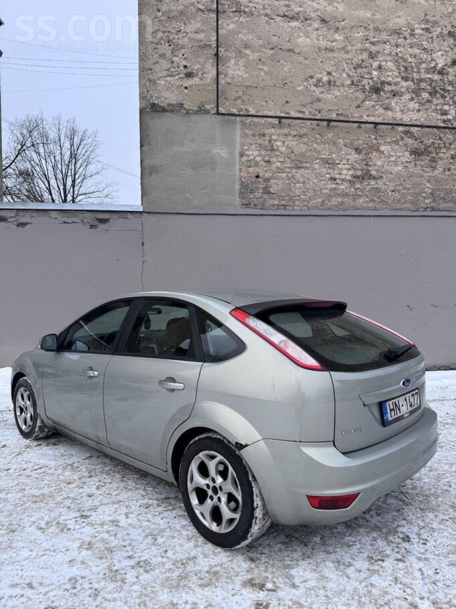 Zils Ford Focus 2010 Rīga, ar dzinēja tilpumu 1.60 L un nobraukumu 218 tūkst. km par 1350 €, foto 5 vietnē AUTOMOTO.COM.LV