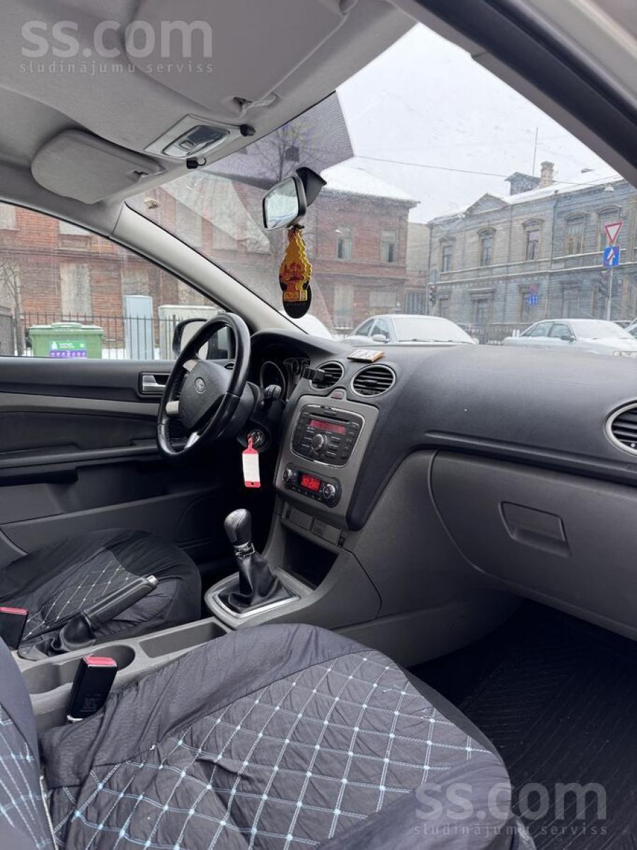 Zils Ford Focus 2010 Rīga, ar dzinēja tilpumu 1.60 L un nobraukumu 218 tūkst. km par 1350 €, foto 9 vietnē AUTOMOTO.COM.LV