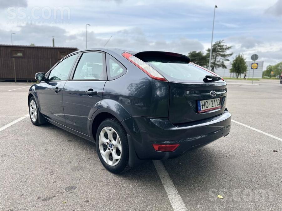 Zils Ford Focus 2010 Rīga, ar dzinēja tilpumu 1.60 L un nobraukumu 169 tūkst. km par 2499 €, foto 4 vietnē AUTOMOTO.COM.LV