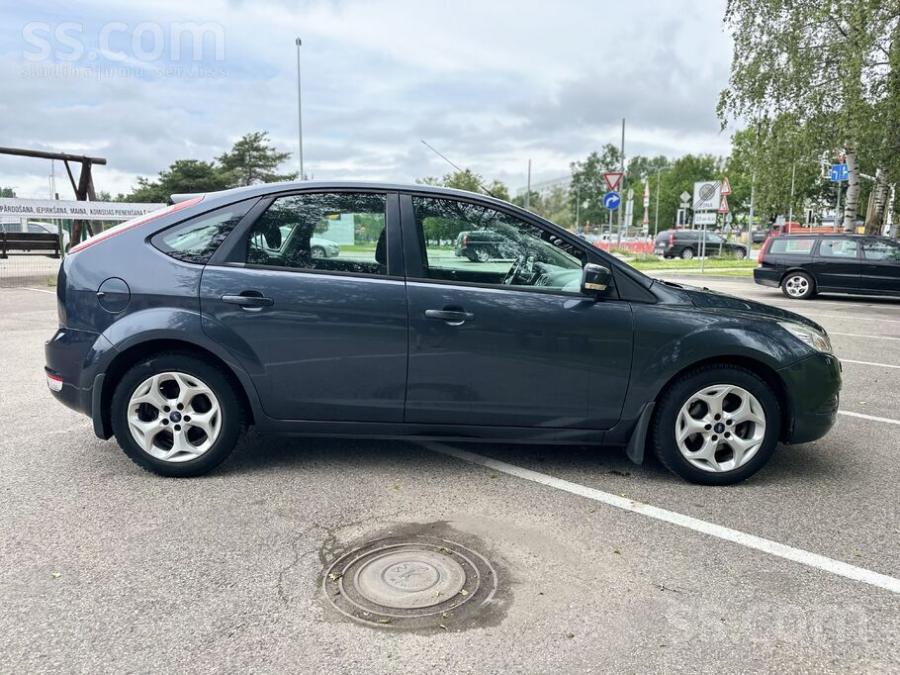Zils Ford Focus 2010 Rīga, ar dzinēja tilpumu 1.60 L un nobraukumu 169 tūkst. km par 2499 €, foto 6 vietnē AUTOMOTO.COM.LV