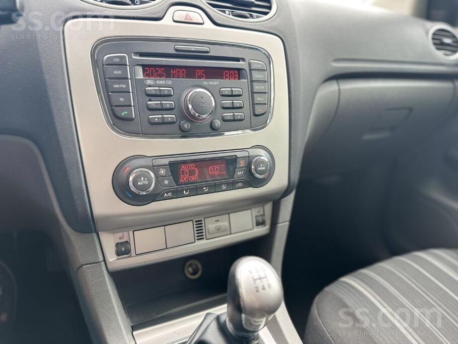 Zils Ford Focus 2010 Rīga, ar dzinēja tilpumu 1.60 L un nobraukumu 169 tūkst. km par 2499 €, foto 21 vietnē AUTOMOTO.COM.LV
