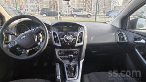 Blue Ford Focus 2011 in Riga, with an engine capacity of 1.60 L and mileage of 348 thousand km for 1999 €, photo 8 on AUTOMOTO.COM.LV