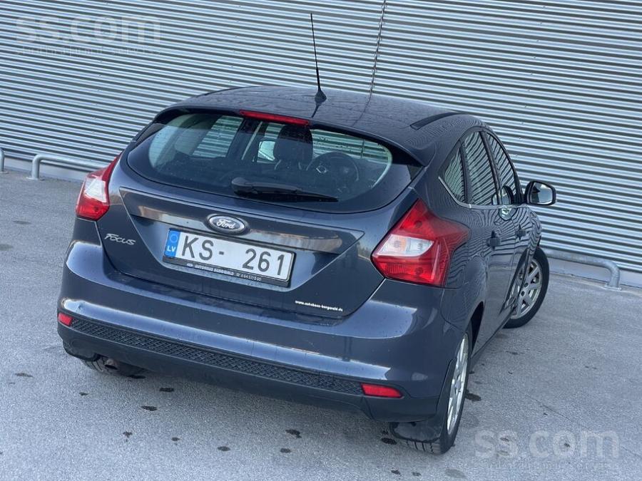 Blue Ford Focus 2011 in Riga, with an engine capacity of 1.60 L and mileage of 296 thousand km for 3600 €, photo 4 on AUTOMOTO.COM.LV