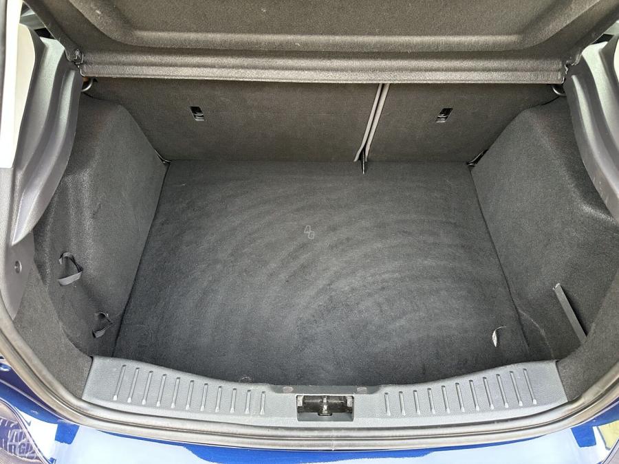 Blue Ford Focus 2012 in Prienai, with an engine capacity of 1.00 L and mileage of 180 thousand km for 3000 €, photo 16 on AUTOMOTO.COM.LV