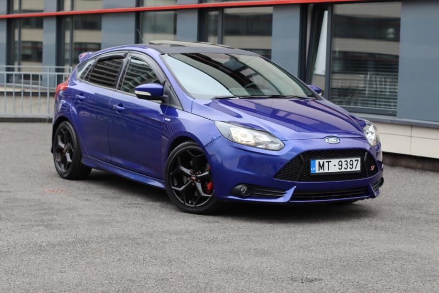 Zils Ford Focus 2012 Rīga, ar dzinēja tilpumu 2.00 L un nobraukumu 160 tūkst. km par 10980 €, foto 1 vietnē AUTOMOTO.COM.LV