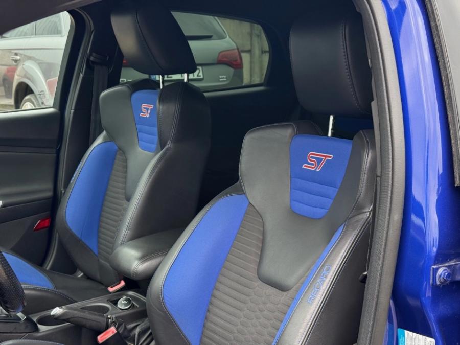 Zils Ford Focus 2012 Rīga, ar dzinēja tilpumu 2.00 L un nobraukumu 160 tūkst. km par 10980 €, foto 6 vietnē AUTOMOTO.COM.LV