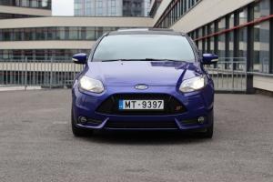 Zils Ford Focus 2012 Rīga, ar dzinēja tilpumu 2.00 L un nobraukumu 160 tūkst. km par 10980 €, foto 24 vietnē AUTOMOTO.COM.LV