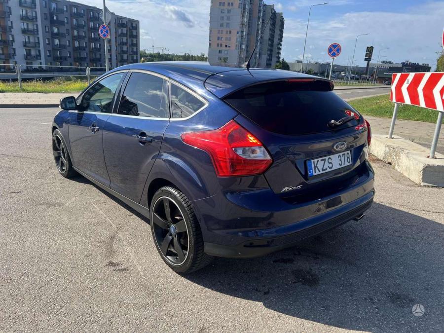 Zils Ford Focus 2012 Viļņa, ar dzinēja tilpumu 2.00 L un nobraukumu 271 tūkst. km par 3800 €, foto 8 vietnē AUTOMOTO.COM.LV
