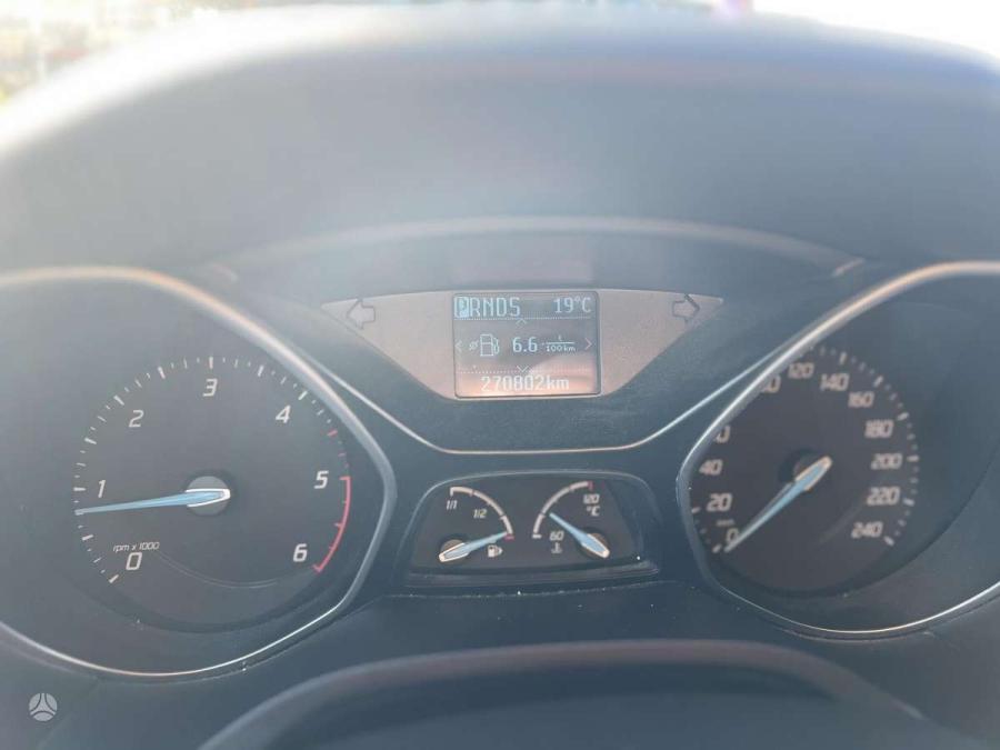 Zils Ford Focus 2012 Viļņa, ar dzinēja tilpumu 2.00 L un nobraukumu 271 tūkst. km par 3800 €, foto 18 vietnē AUTOMOTO.COM.LV