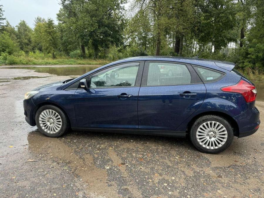 Blue Ford Focus 2012 in Kaunas, with an engine capacity of 1.60 L and mileage of 314 thousand km for 2250 €, photo 4 on AUTOMOTO.COM.LV
