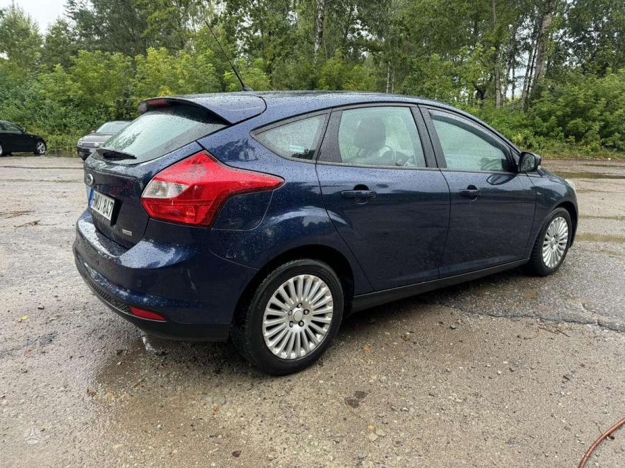 Blue Ford Focus 2012 in Kaunas, with an engine capacity of 1.60 L and mileage of 314 thousand km for 2250 €, photo 7 on AUTOMOTO.COM.LV