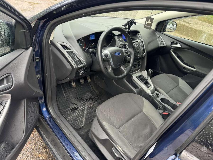 Blue Ford Focus 2012 in Kaunas, with an engine capacity of 1.60 L and mileage of 314 thousand km for 2250 €, photo 12 on AUTOMOTO.COM.LV