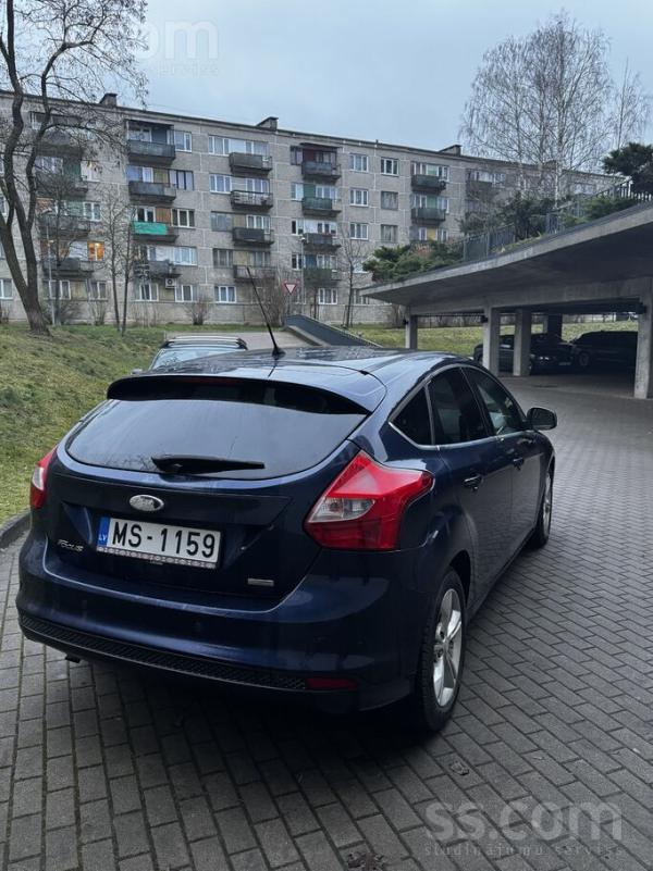 Blue Ford Focus 2013 in Riga, with an engine capacity of 1.60 L and mileage of 295 thousand km for 3700 €, photo 4 on AUTOMOTO.COM.LV