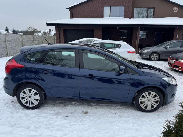 Blue Ford Focus 2013 in Kaunas, with an engine capacity of 1.60 L and mileage of 300 thousand km for 3200 €, photo 4 on AUTOMOTO.COM.LV