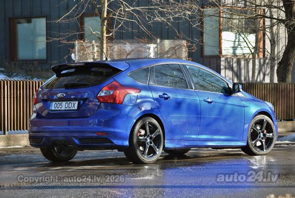 Zils Ford Focus 2013 Tallina, ar dzinēja tilpumu 2.00 L un nobraukumu 214 tūkst. km par 9800 €, foto 4 vietnē AUTOMOTO.COM.LV