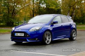 Zils Ford Focus 2013 Tallina, ar dzinēja tilpumu 2.00 L un nobraukumu 190 tūkst. km par 12900 €, foto  vietnē AUTOMOTO.COM.LV