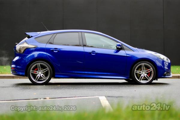 Zils Ford Focus 2013 Tallina, ar dzinēja tilpumu 2.00 L un nobraukumu 190 tūkst. km par 12900 €, foto 2 vietnē AUTOMOTO.COM.LV