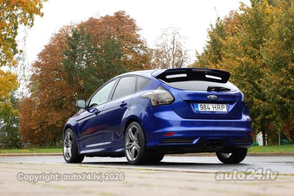 Zils Ford Focus 2013 Tallina, ar dzinēja tilpumu 2.00 L un nobraukumu 190 tūkst. km par 12900 €, foto 3 vietnē AUTOMOTO.COM.LV