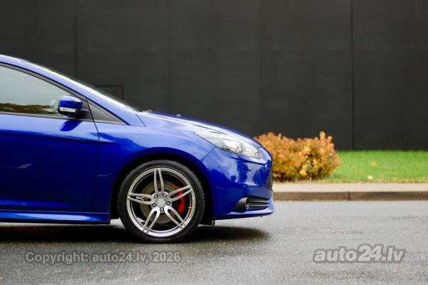 Zils Ford Focus 2013 Tallina, ar dzinēja tilpumu 2.00 L un nobraukumu 190 tūkst. km par 12900 €, foto 5 vietnē AUTOMOTO.COM.LV