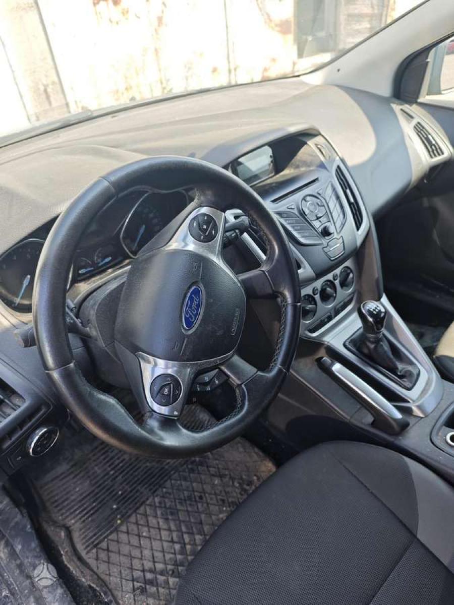 Blue Ford Focus 2013 in Klaipeda, with an engine capacity of 1.00 L and mileage of 400 thousand km for 850 €, photo 6 on AUTOMOTO.COM.LV