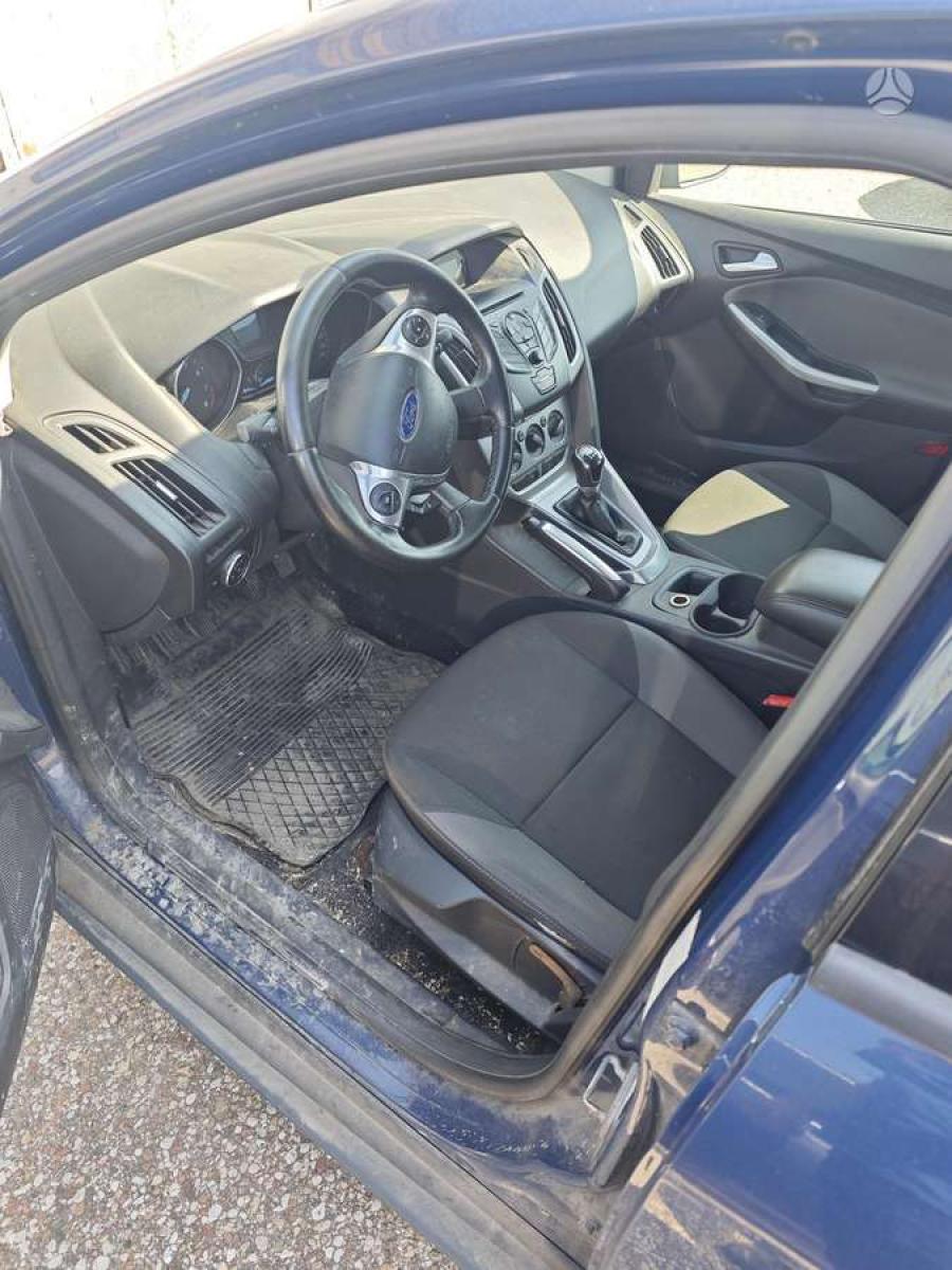 Blue Ford Focus 2013 in Klaipeda, with an engine capacity of 1.00 L and mileage of 400 thousand km for 850 €, photo 7 on AUTOMOTO.COM.LV