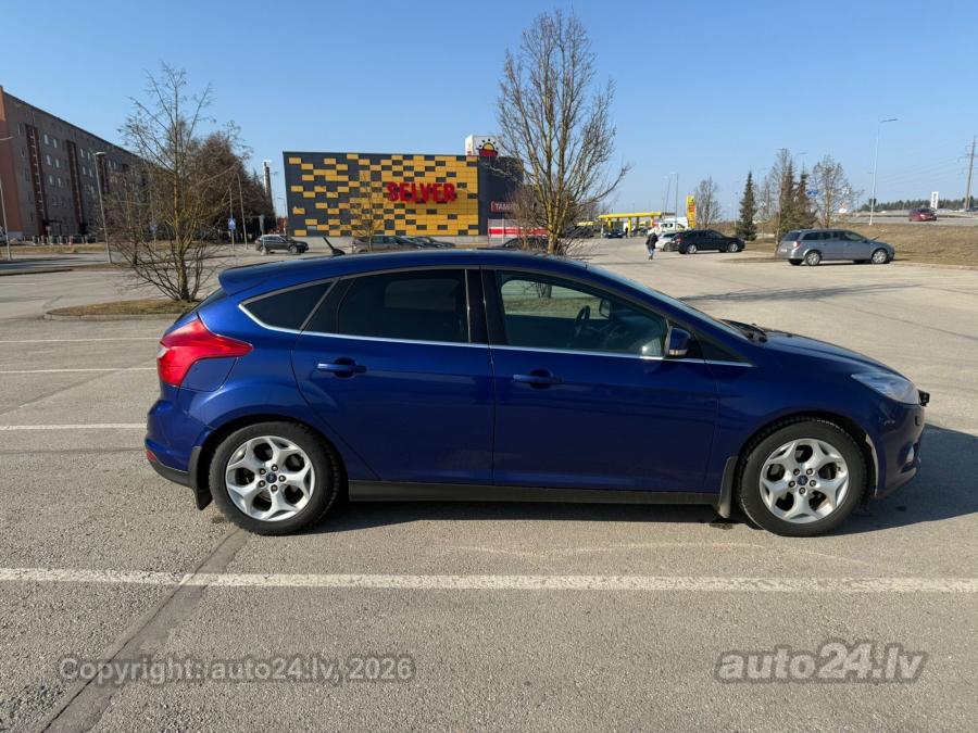 Zils Ford Focus 2014 Tallina, ar dzinēja tilpumu 1.00 L un nobraukumu 193 tūkst. km par 4599 €, foto 4 vietnē AUTOMOTO.COM.LV