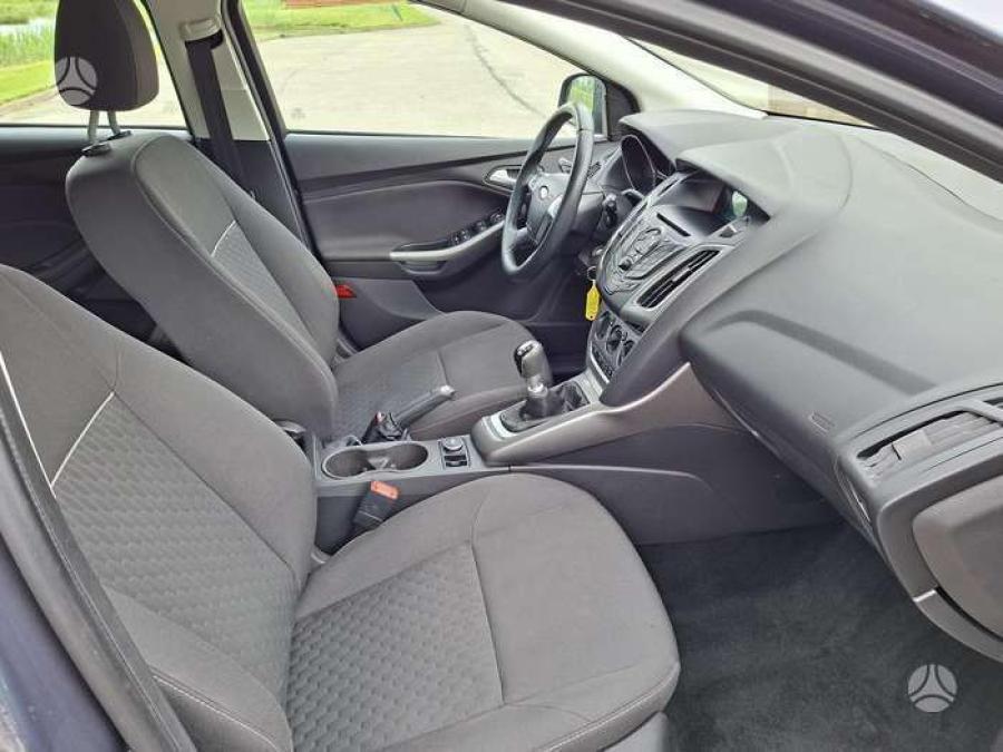 Zils Ford Focus 2014 Ukmergė, ar dzinēja tilpumu 1.00 L un nobraukumu 214 tūkst. km par 2650 €, foto 13 vietnē AUTOMOTO.COM.LV