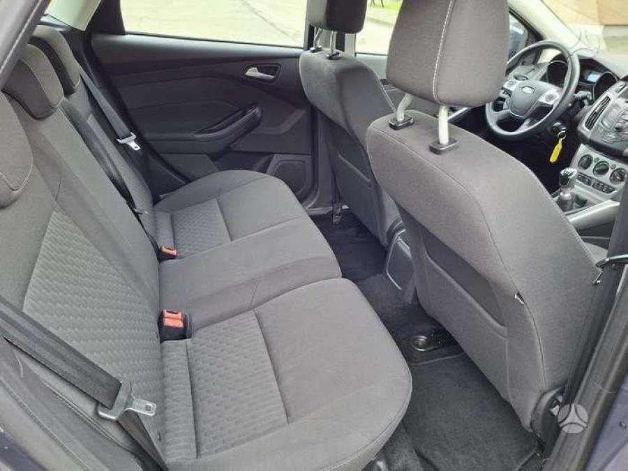 Zils Ford Focus 2014 Ukmergė, ar dzinēja tilpumu 1.00 L un nobraukumu 214 tūkst. km par 2650 €, foto 14 vietnē AUTOMOTO.COM.LV