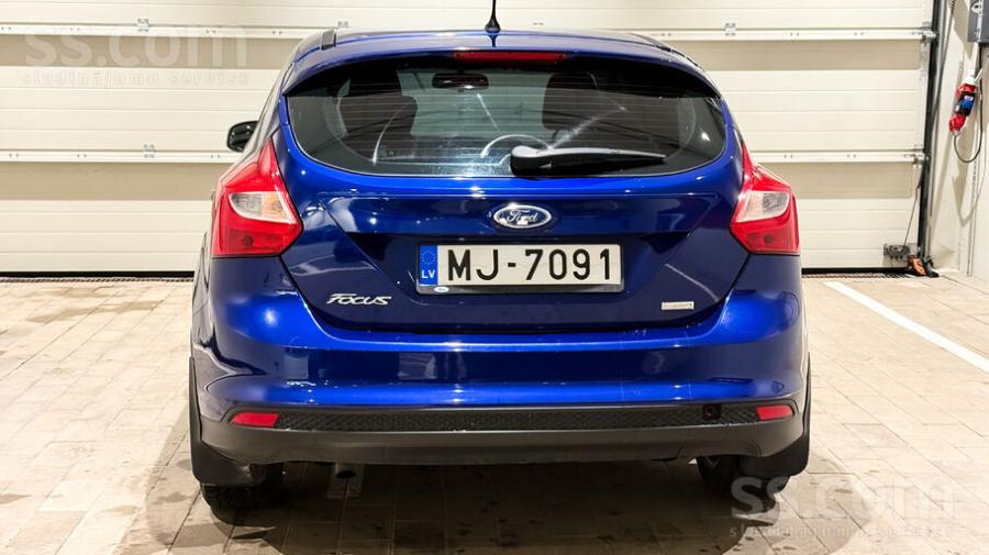Blue Ford Focus 2014 in Riga, with an engine capacity of 1.00 L and mileage of 133 thousand km for 4500 €, photo 5 on AUTOMOTO.COM.LV