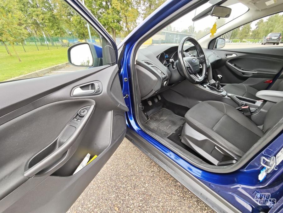 Zils Ford Focus 2015 Viļņa, ar dzinēja tilpumu 1.00 L un nobraukumu 193 tūkst. km par 4500 €, foto 13 vietnē AUTOMOTO.COM.LV