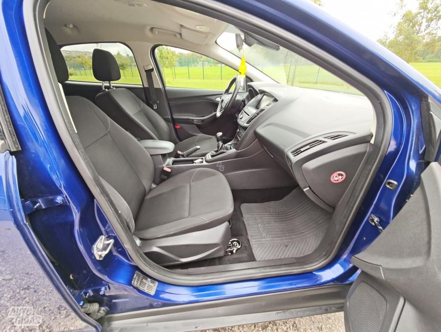 Zils Ford Focus 2015 Viļņa, ar dzinēja tilpumu 1.00 L un nobraukumu 193 tūkst. km par 4500 €, foto 26 vietnē AUTOMOTO.COM.LV