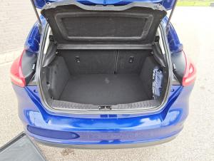 Zils Ford Focus 2015 Viļņa, ar dzinēja tilpumu 1.00 L un nobraukumu 193 tūkst. km par 4500 €, foto 29 vietnē AUTOMOTO.COM.LV